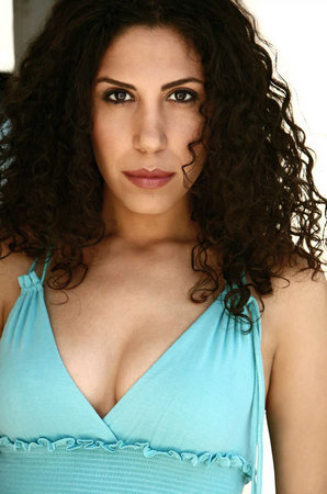 Picture of Yasmine Hanani