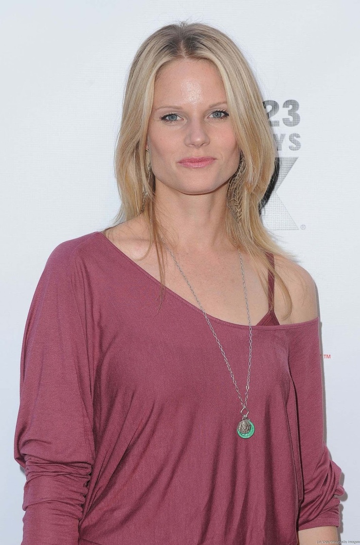 Picture of Joelle Carter