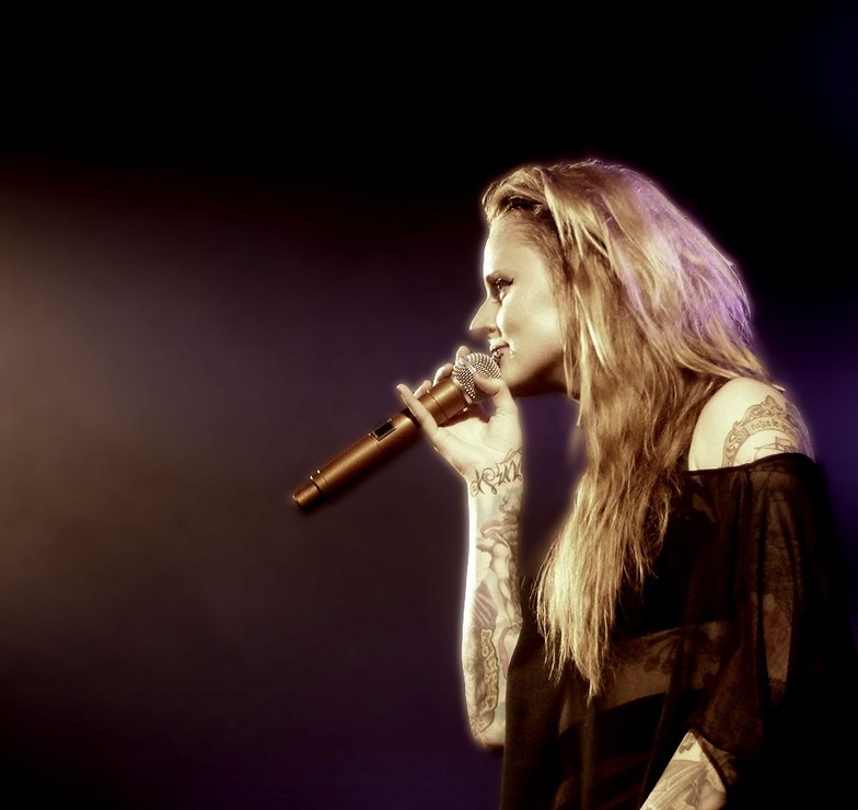 Jennifer Weist image