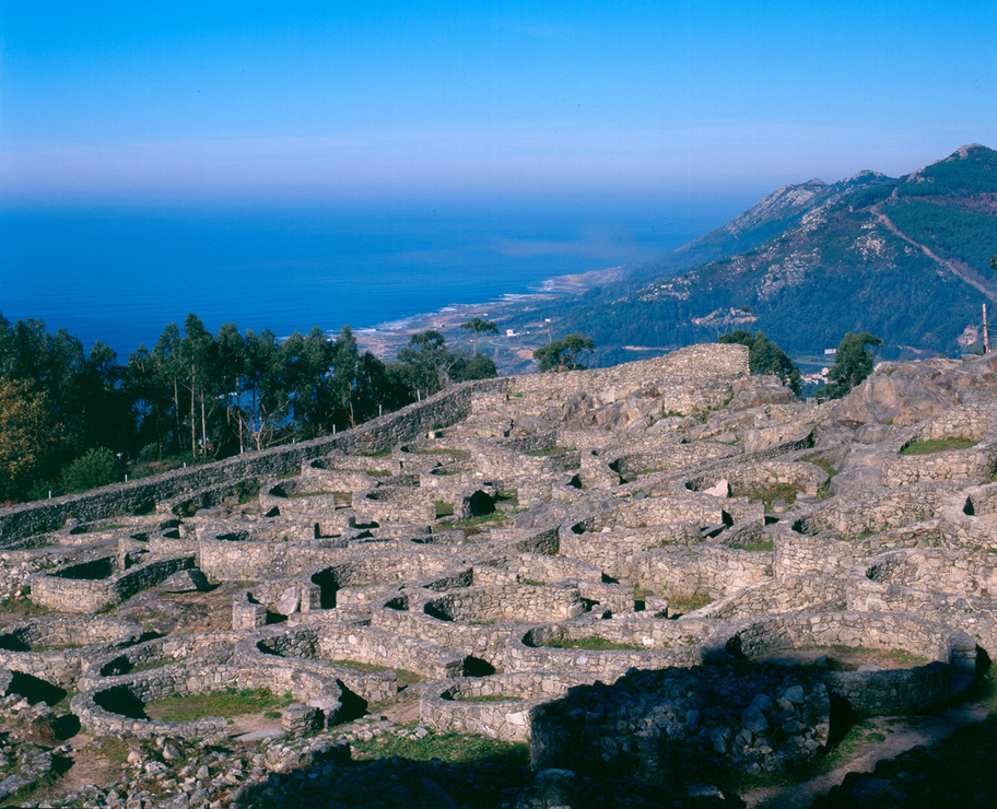 Celtic Village, Monte Santa Tecla,Galicia