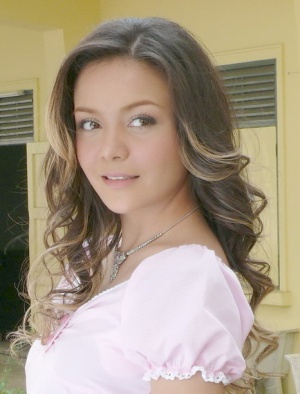 Picture of Alexandra Bounxouei