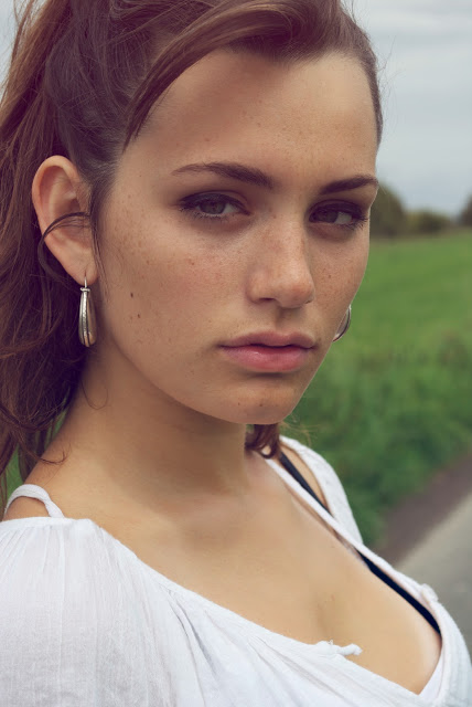 Picture of Ella Rumpf