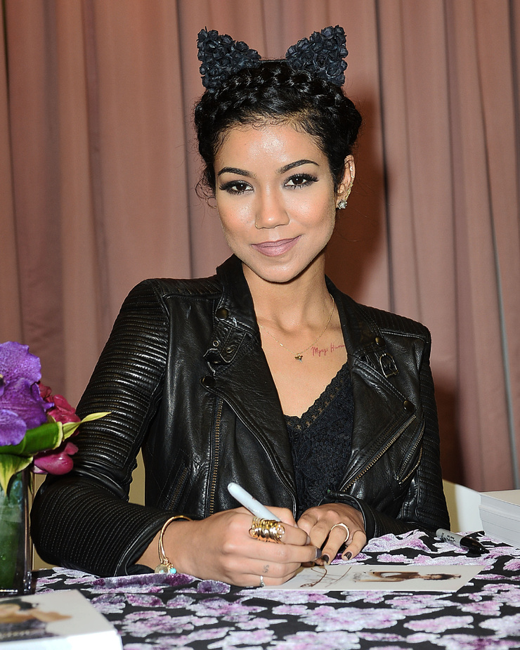 Jhené Aiko picture