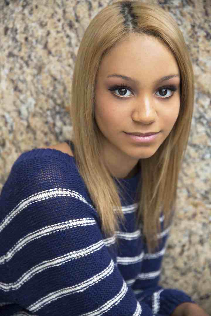 Laurissa Romain picture