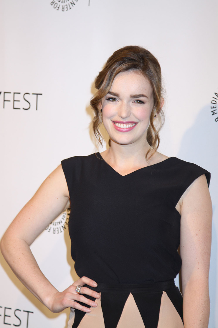 Picture of Elizabeth Henstridge