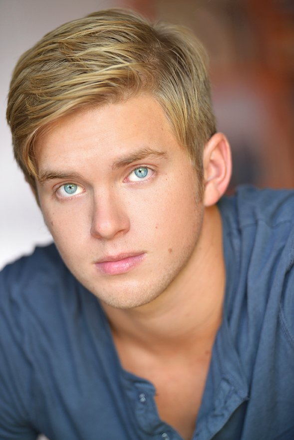 Chris Brochu image