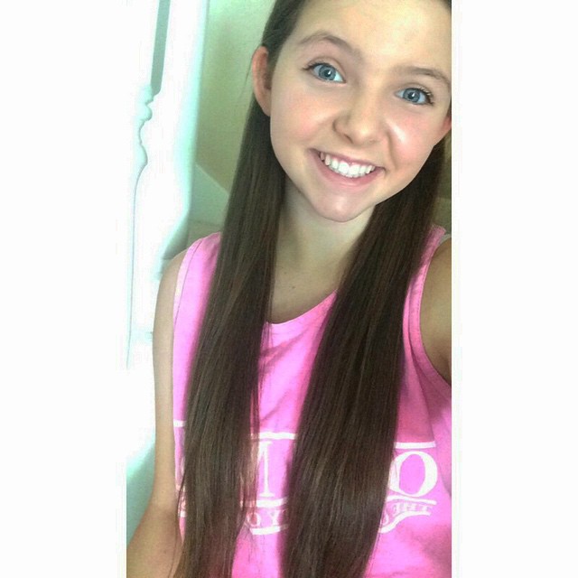 Picture of Chloe Csengery