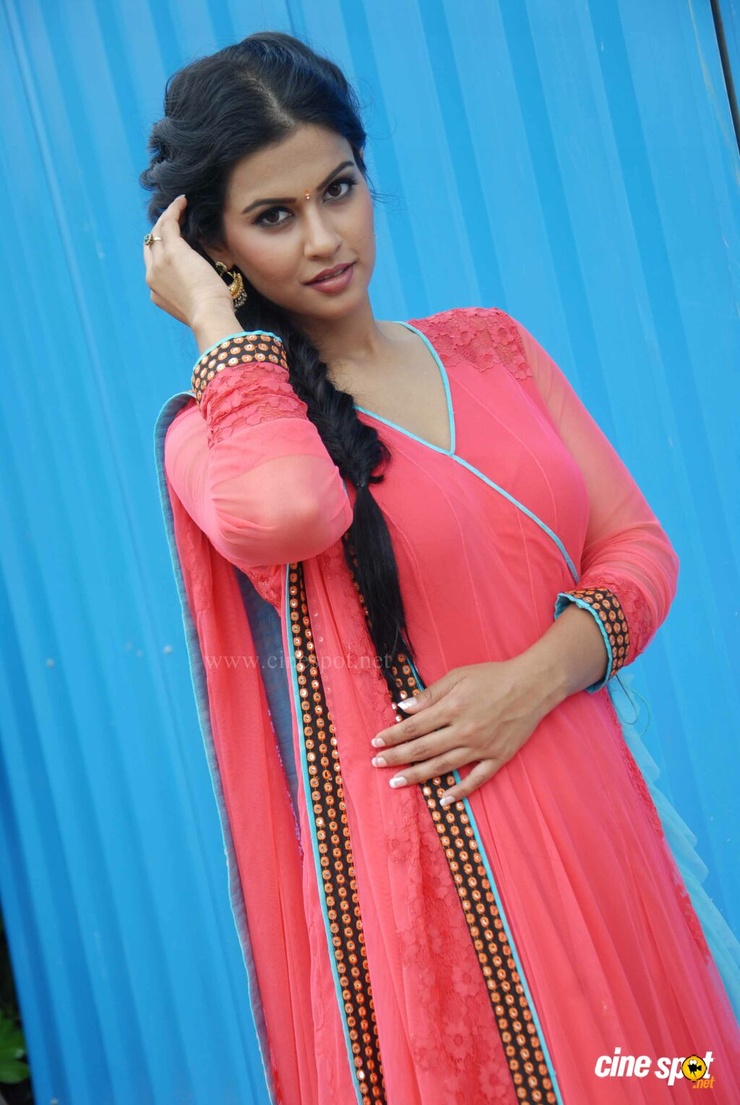 Picture of Sharmila Mandre