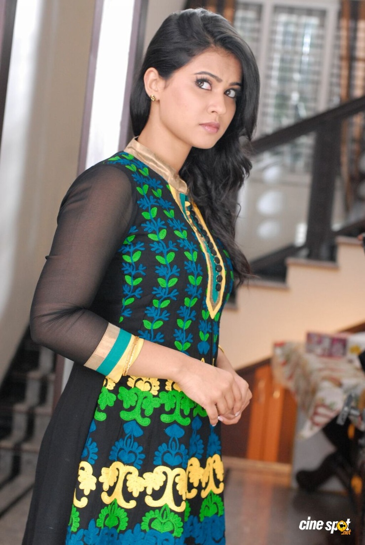 Picture of Sharmila Mandre