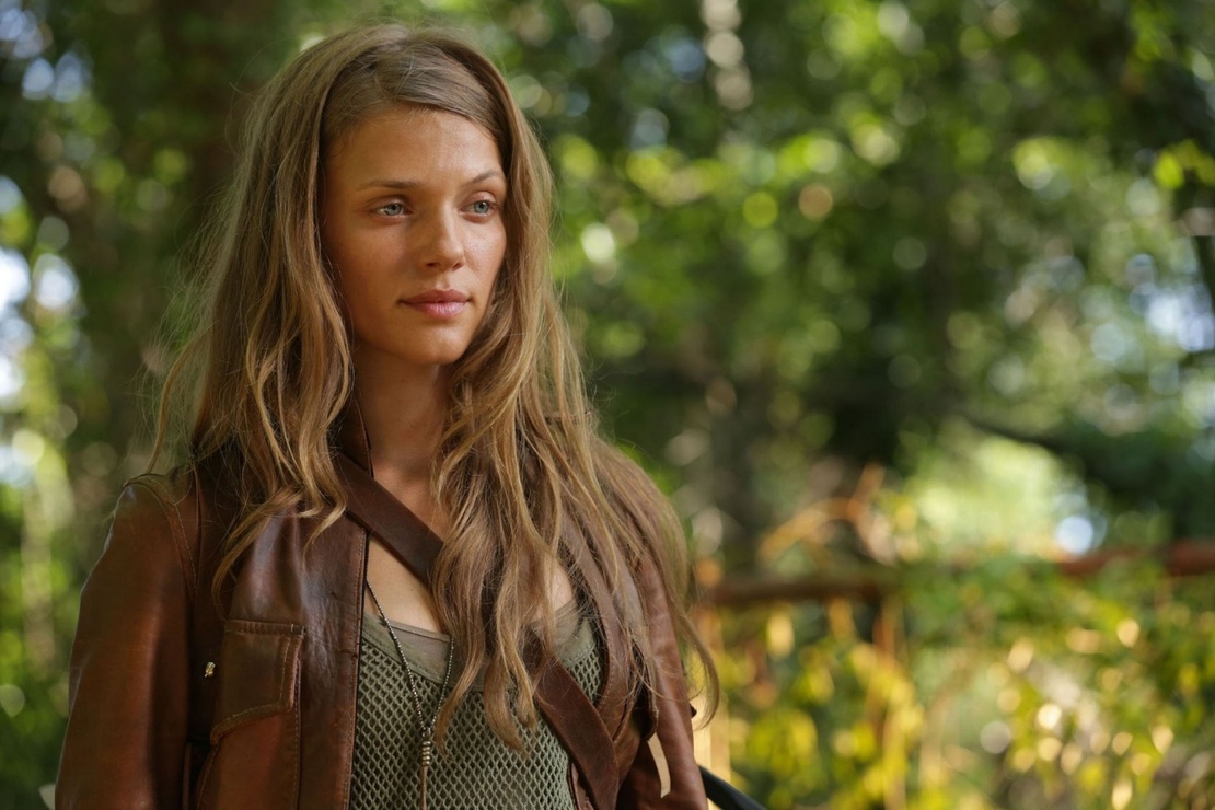 Picture of Tracy Spiridakos