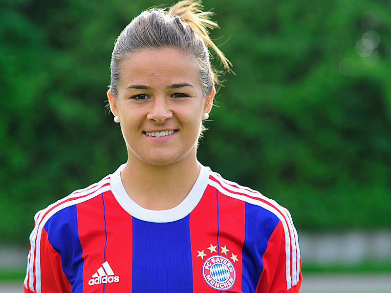 Picture of Lena Lotzen