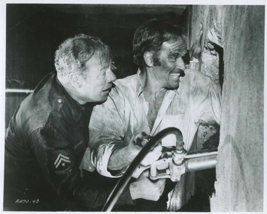 George Kennedy, Charlton Heston