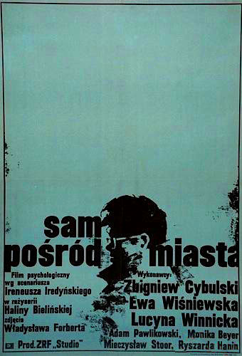 Sam posród miasta picture