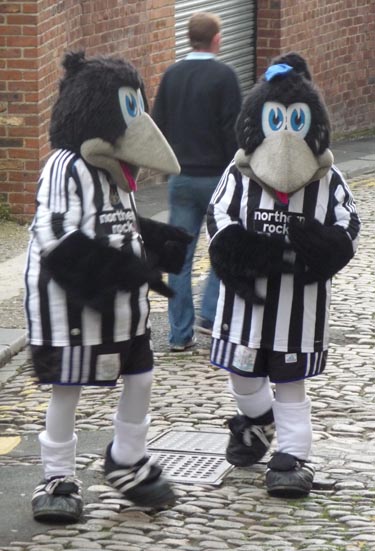 Monty Magpie & Maggie Magpie