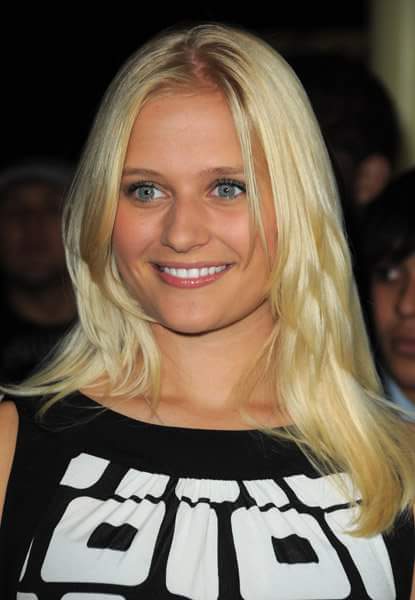 Carly Schroeder image