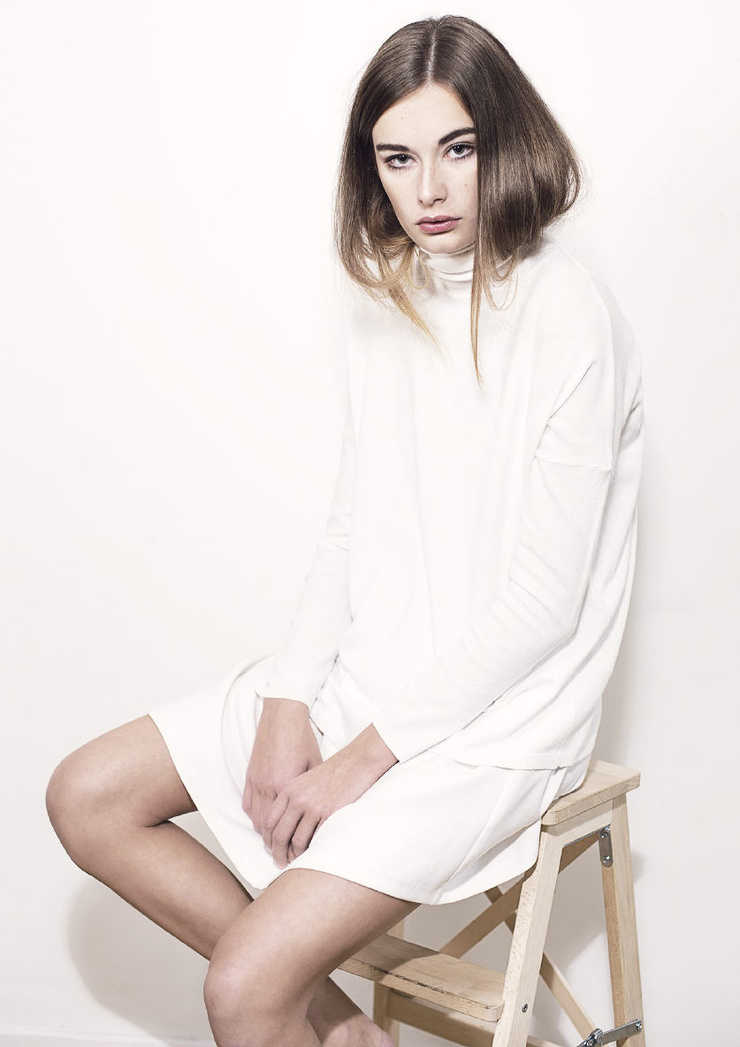 Picture of Amber Boel