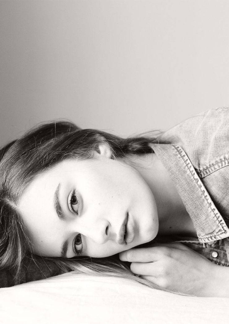 Picture of Amber Boel