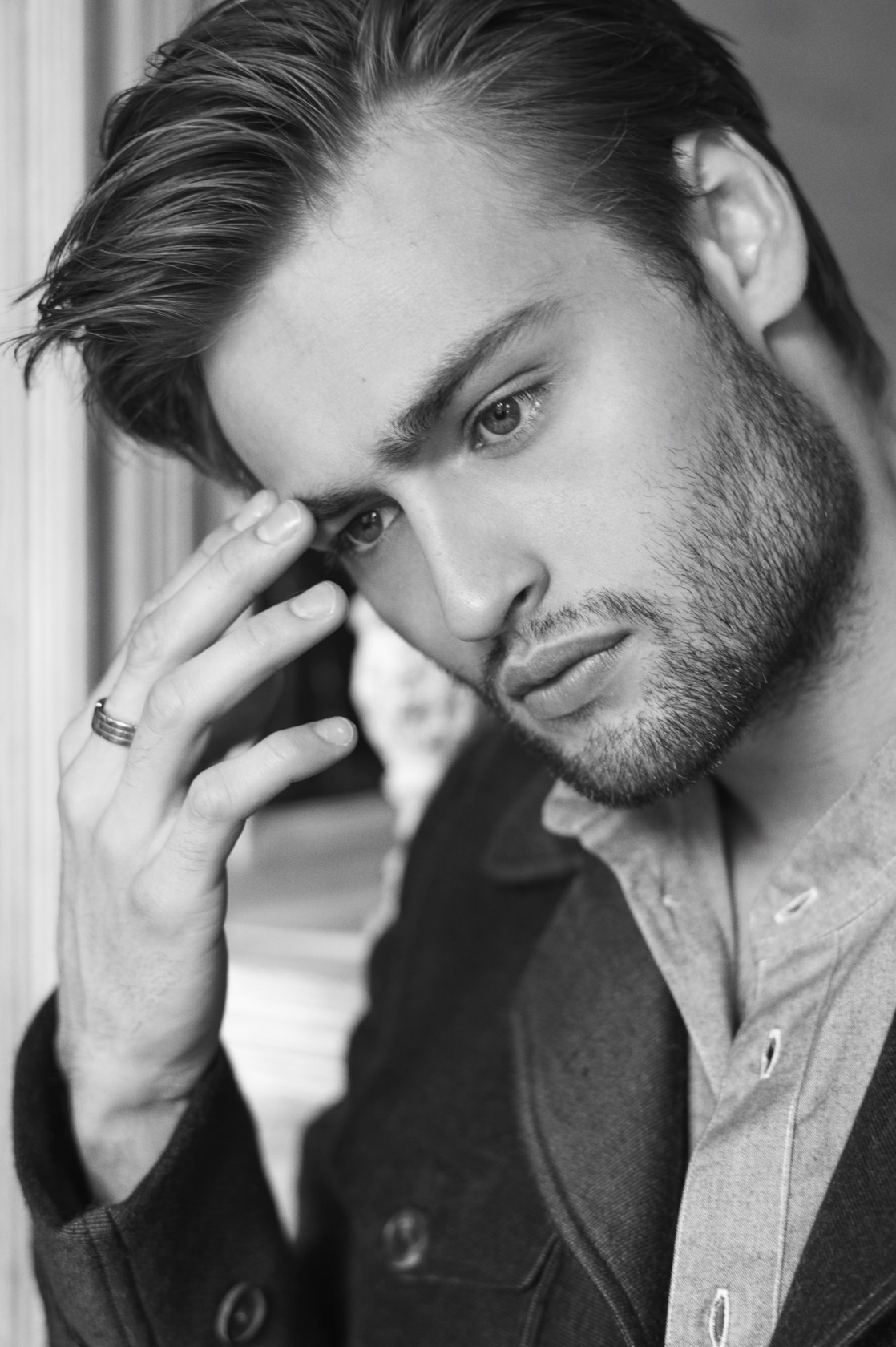 Picture of Douglas Booth