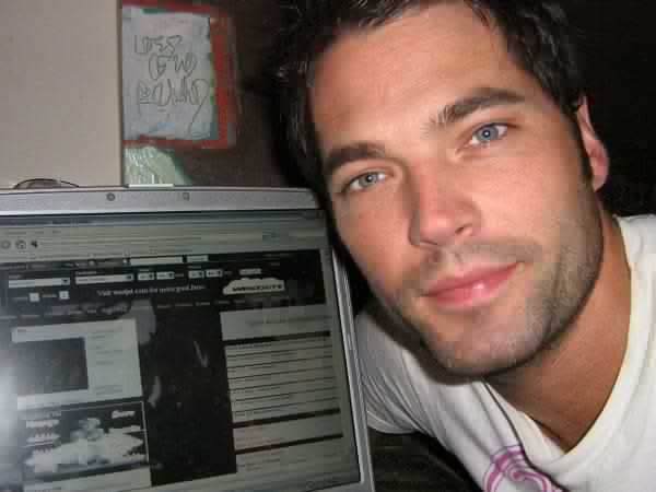 Picture of Tim Rozon