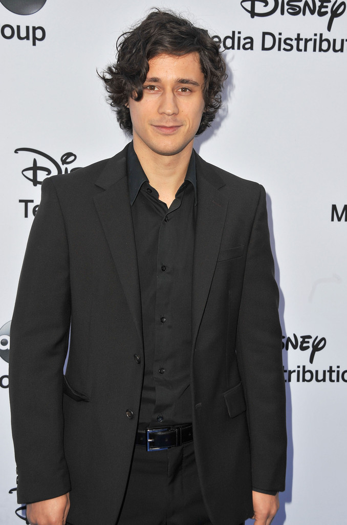 Picture of Peter Gadiot