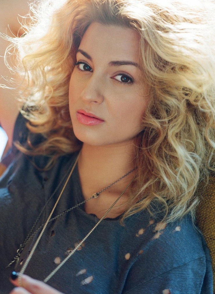 Picture of Tori Kelly