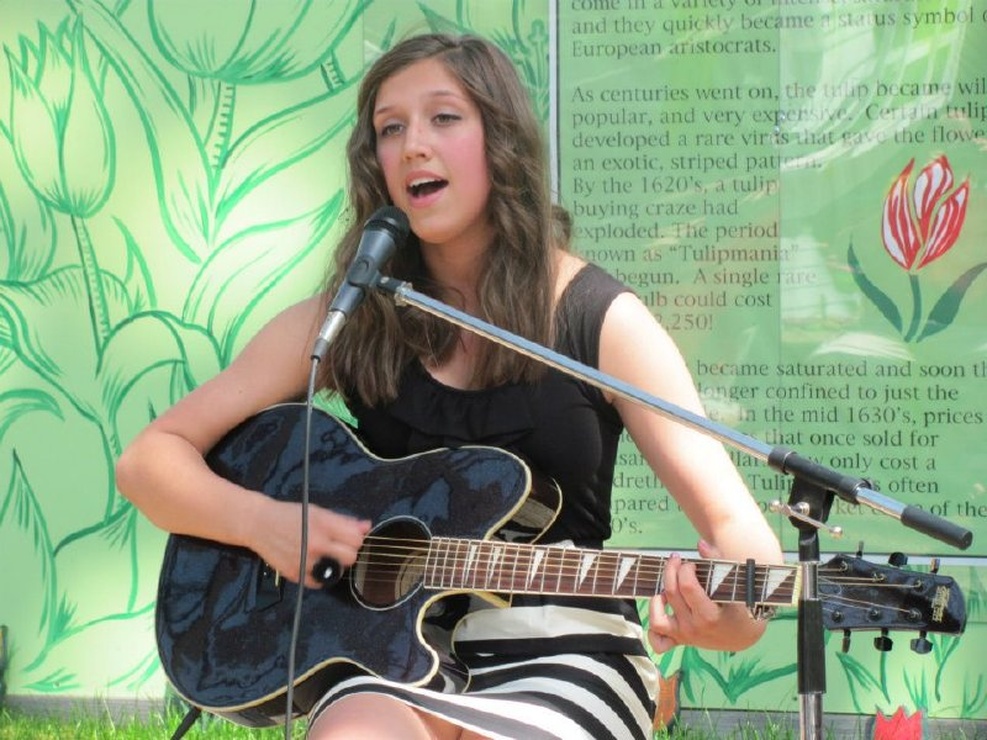 Picture of Hannah Mrozak