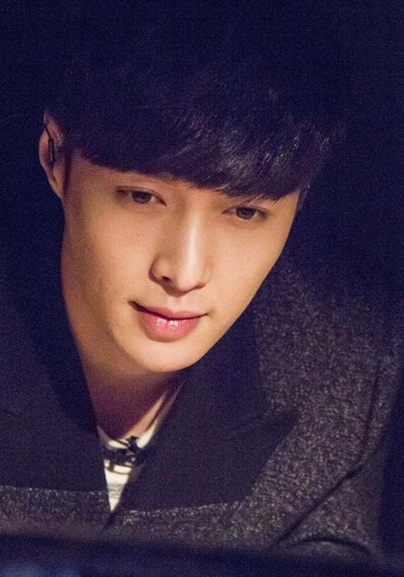 Lay (Exo) image