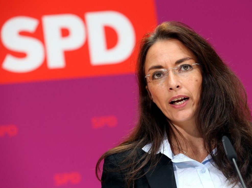 Picture of Yasmin Fahimi