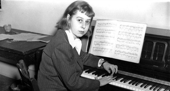 Carson McCullers image