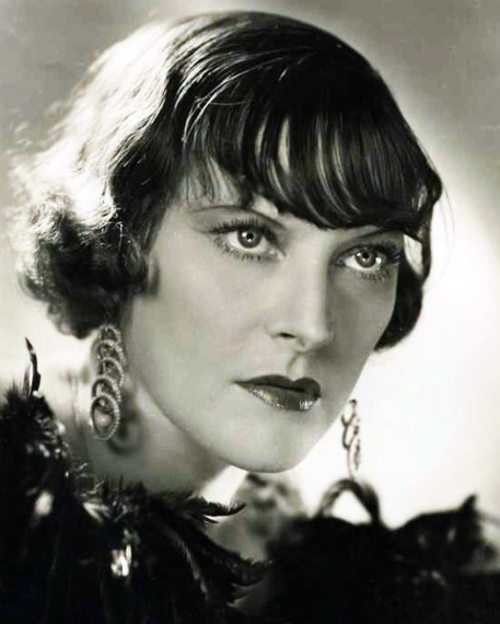 Picture of Gina Manès