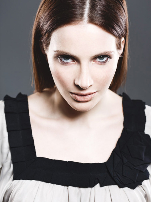 Stunning Ania
