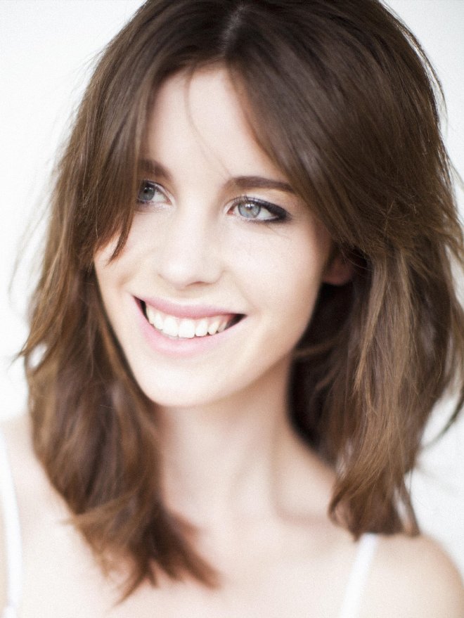 Molly Ratermann image