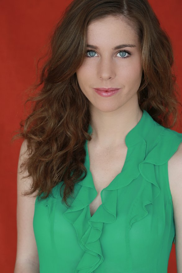 Molly Ratermann image