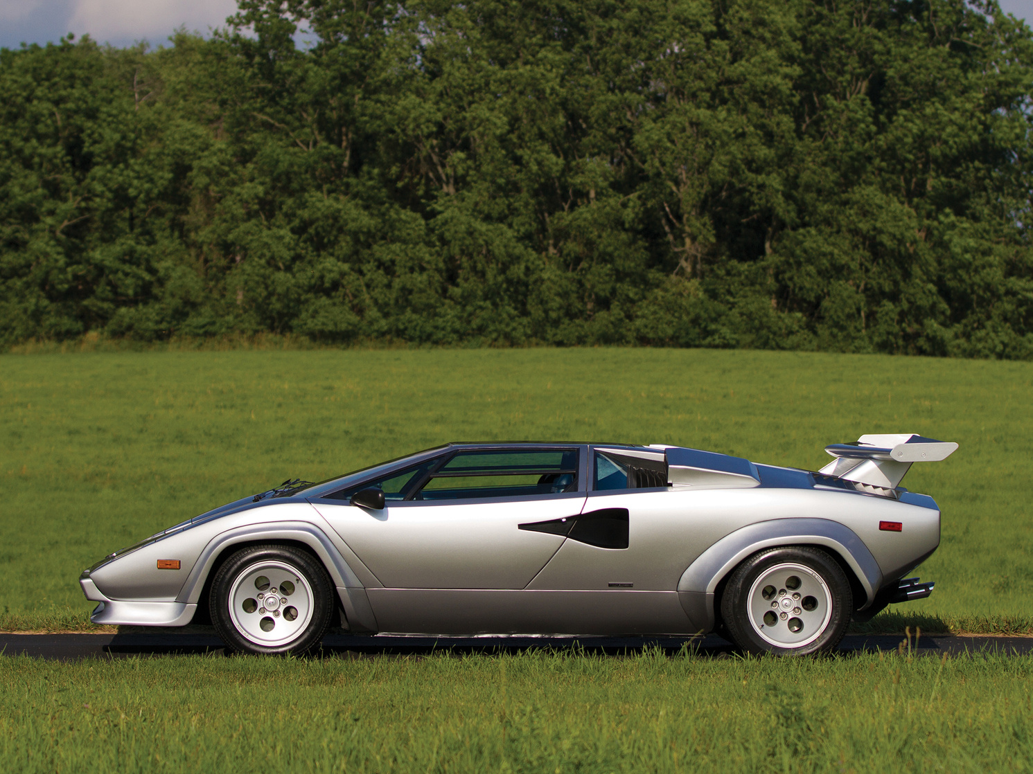 Picture of Lamborghini Countach
