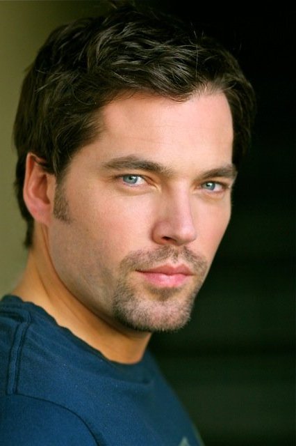 Tim Rozon picture