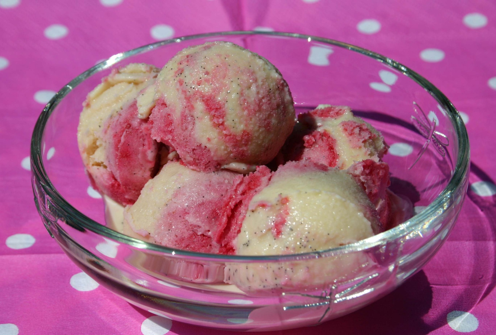 Picture of Raspberry Ripple Ice Cream