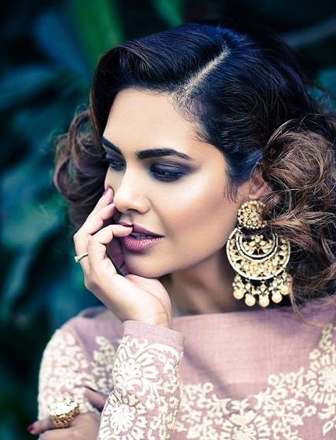 Picture of Esha Gupta