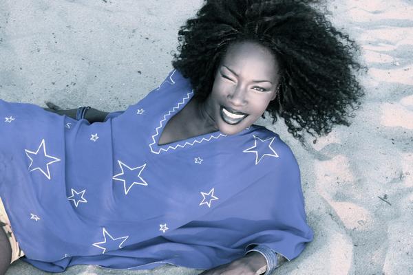 Elisabeth Troy image