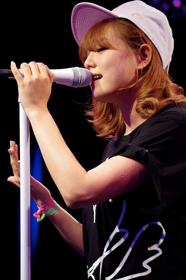 Ai-chan's solo CD AGAIN will be released in April.