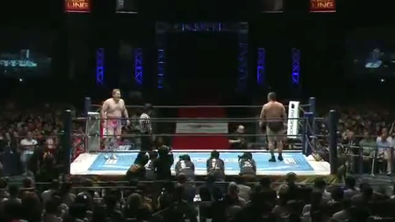 Picture of Toru Yano vs. Minoru Suzuki (NJPW, Destruction 2013)