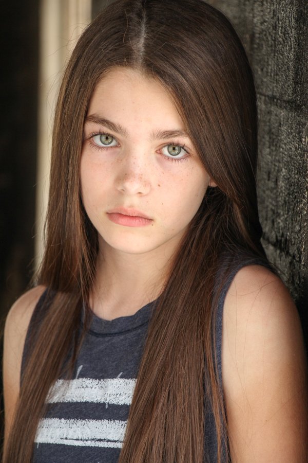 Elizabeth Hunter image