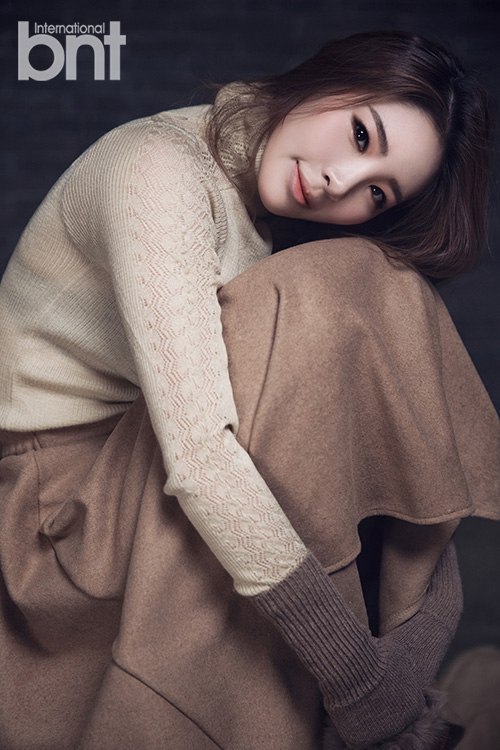 Ji Soo Shin picture