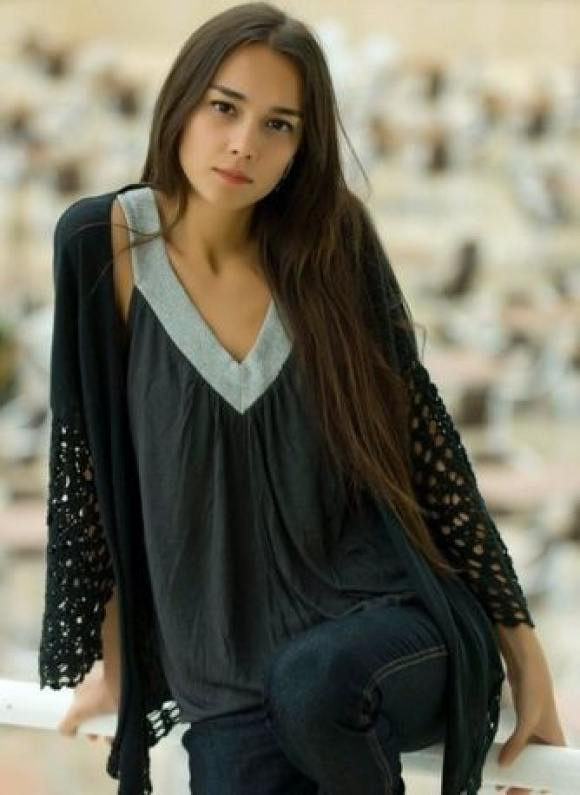 Picture of Türkü Turan