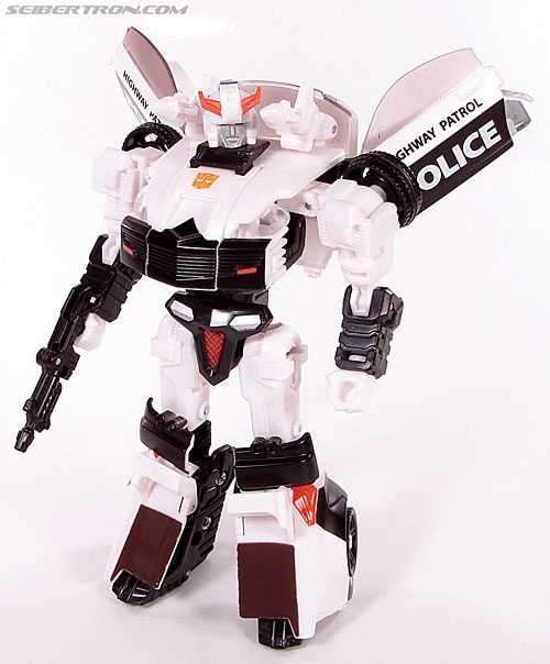 Picture of Transformers Universe Deluxe Classic - Autobot Prowl
