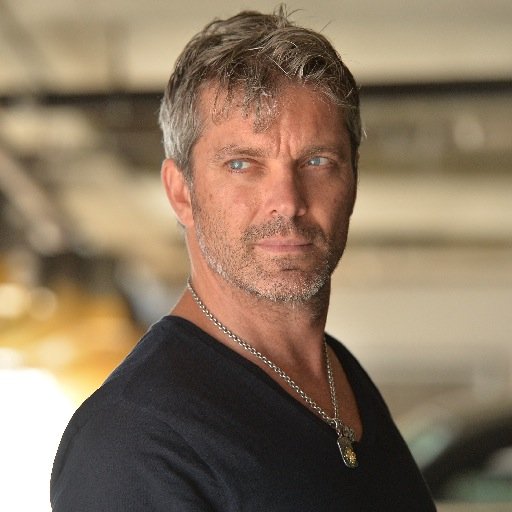 Picture of Gil Darnell