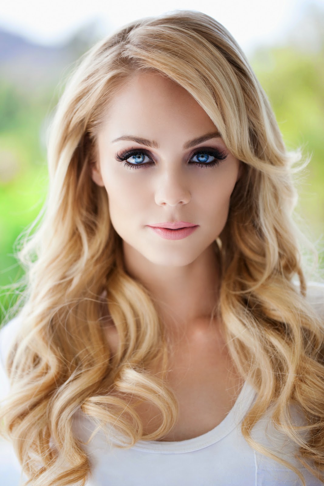 Laura Vandervoort image