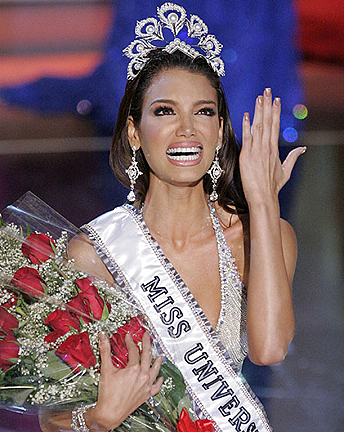 picture-of-zuleyka-rivera-mendoza