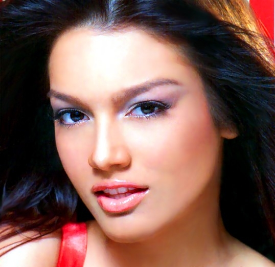 picture-of-zuleyka-rivera-mendoza