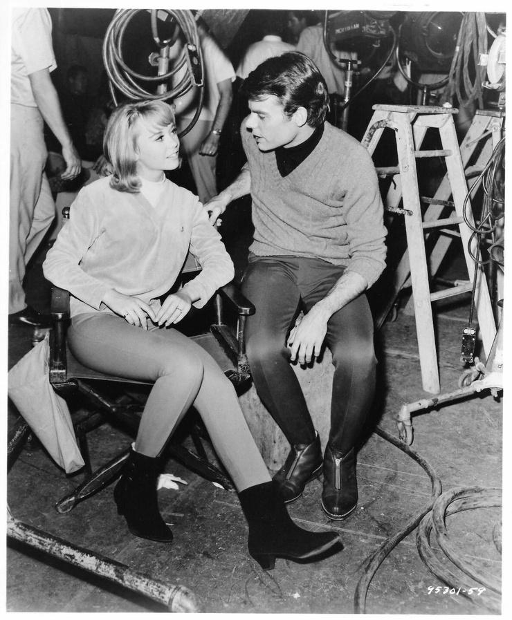 Vicky Albright, Les Brown Jr.