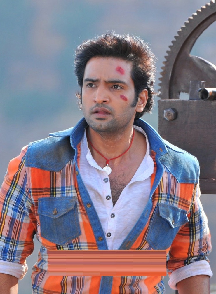 Santhanam picture